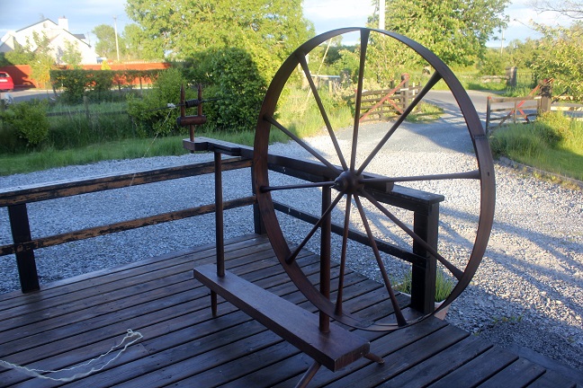 Wheels, Wheels and More Wheels. – The Irish Guild of Weavers, Spinners ...